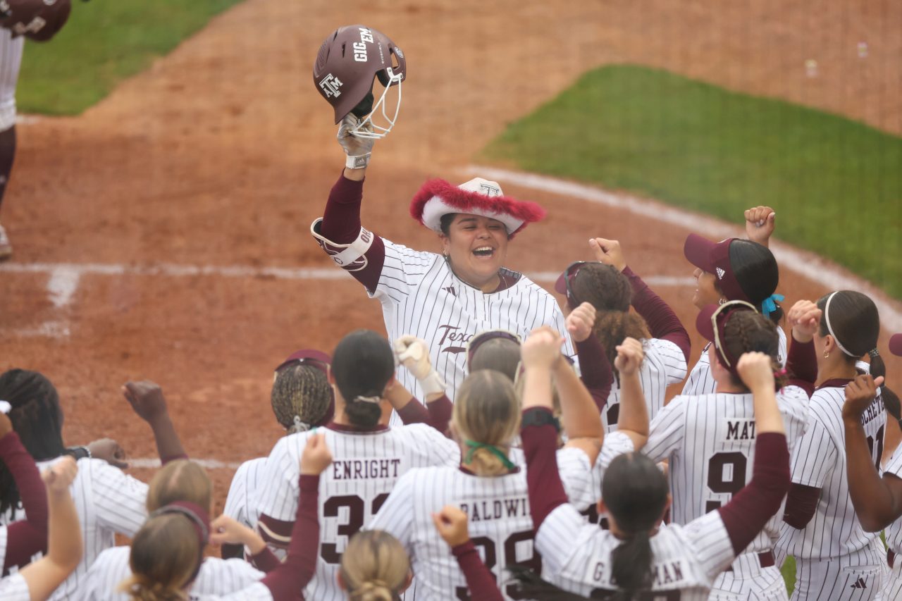 Texas A&M's Mya Perez pays tribute with classic 'Volver, Volver' - Our ...